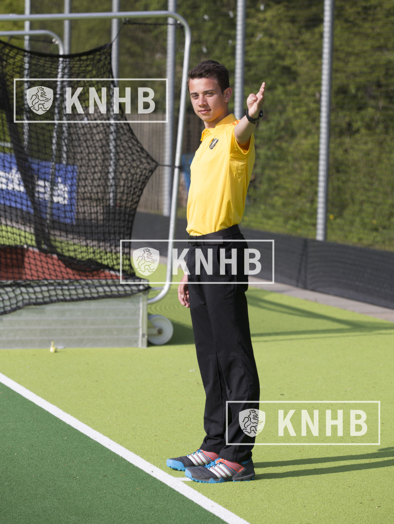 GEBAREN-ILLUSTRATIE-SCHEIDSRECHTER