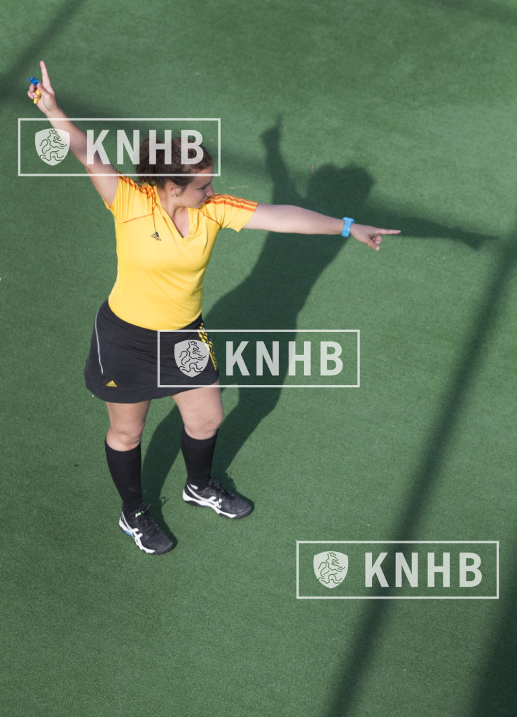 GEBAREN-ILLUSTRATIE-SCHEIDSRECHTER